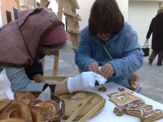 LIVE NATIVITY STALL AT ALICANTE CHRISTMAS MARKET - News, Sport ...