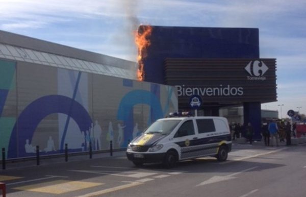FIREFIGHTERS EXTINGUISH CARREFOUR FIRE - News, Sport, Information ...