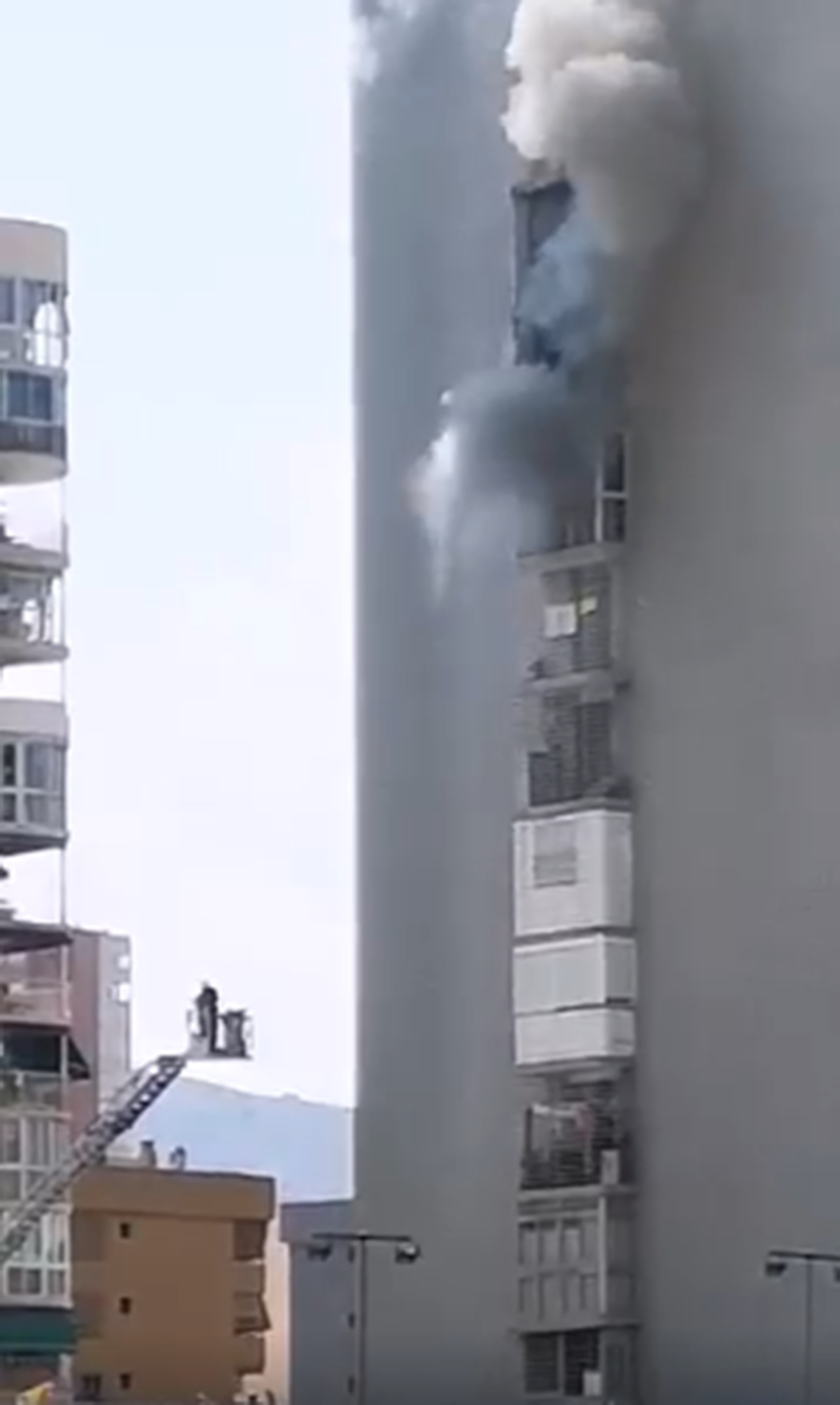 WATCH - Fire extinguished in 11th floor Benidorm apartment - News ...