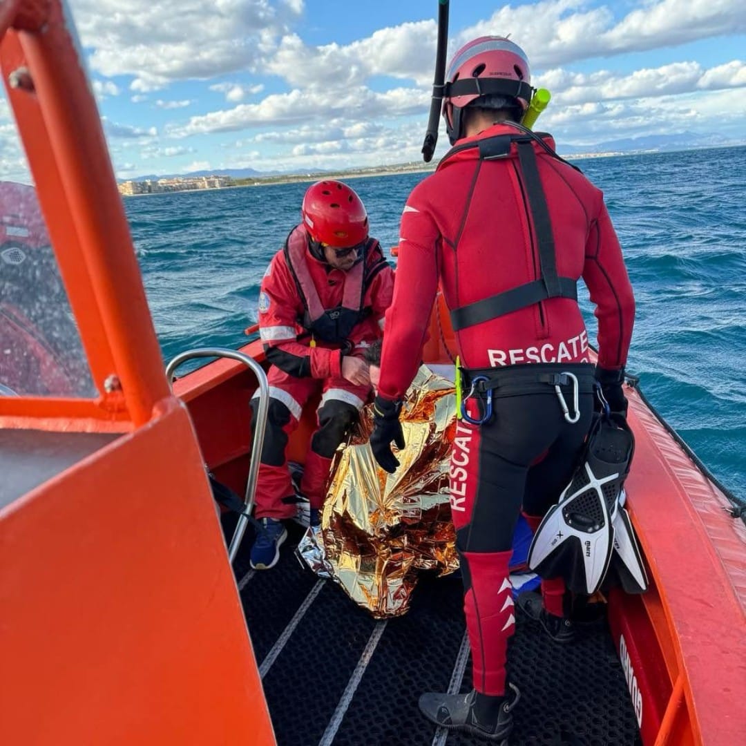 Red Cross jet ski breakdown rescue in Torrevieja - News, Sport ...
