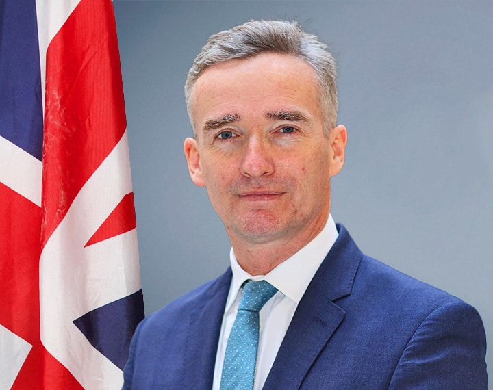 The new British Ambassador, Sir Alex Ellis, arrives in Spain - News ...